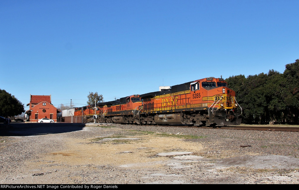 BNSF 5285
